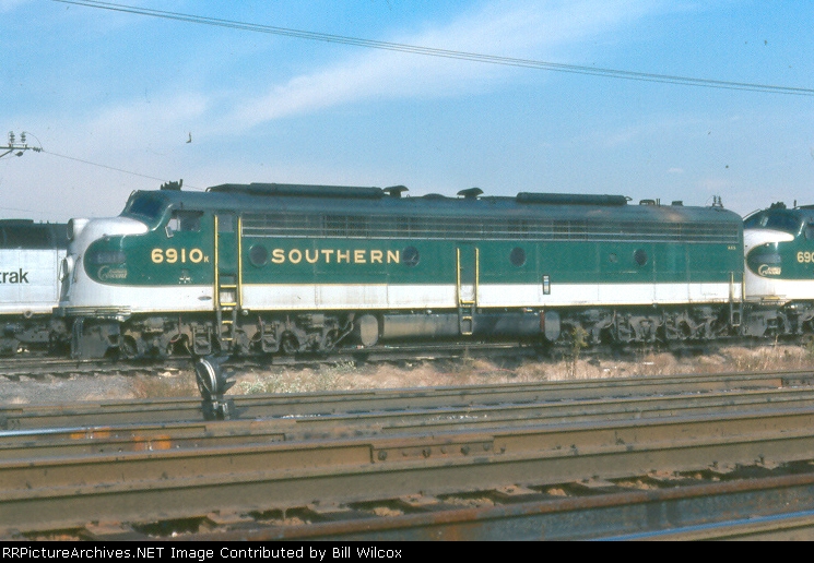 Southern Railway E8A 6910